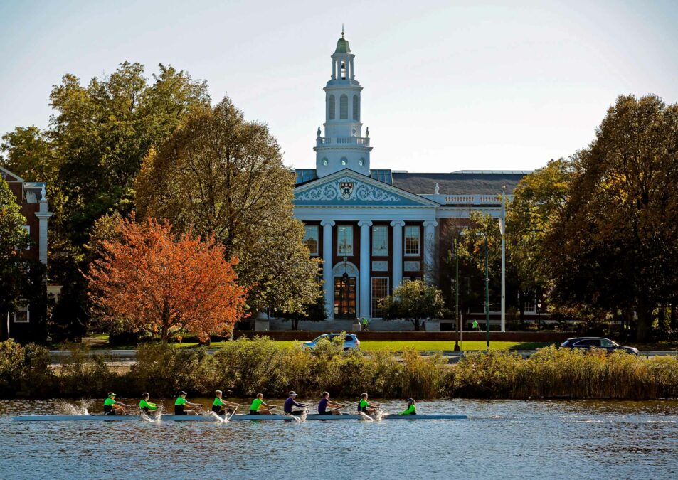 How to get into Harvard Business School (HBS) in 2024 : A 7-step process